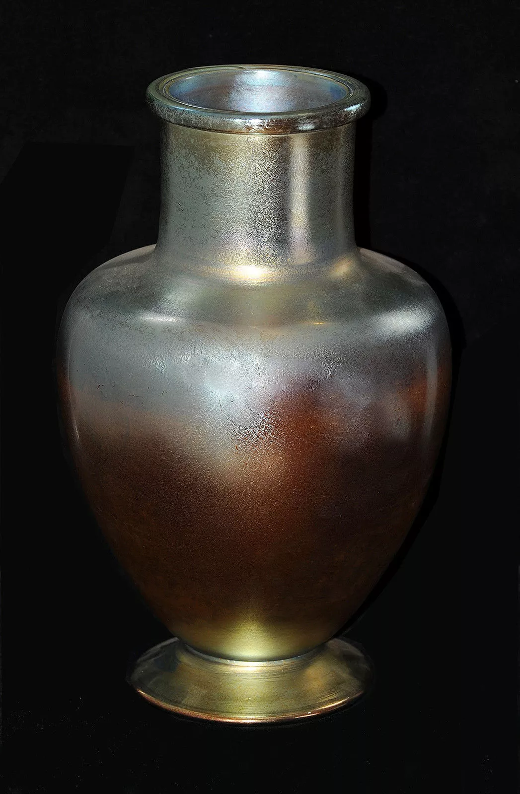Pre-Owned Tiffany Studios Favrile Glass Vase – Inscribed L.C. Tiffany ...