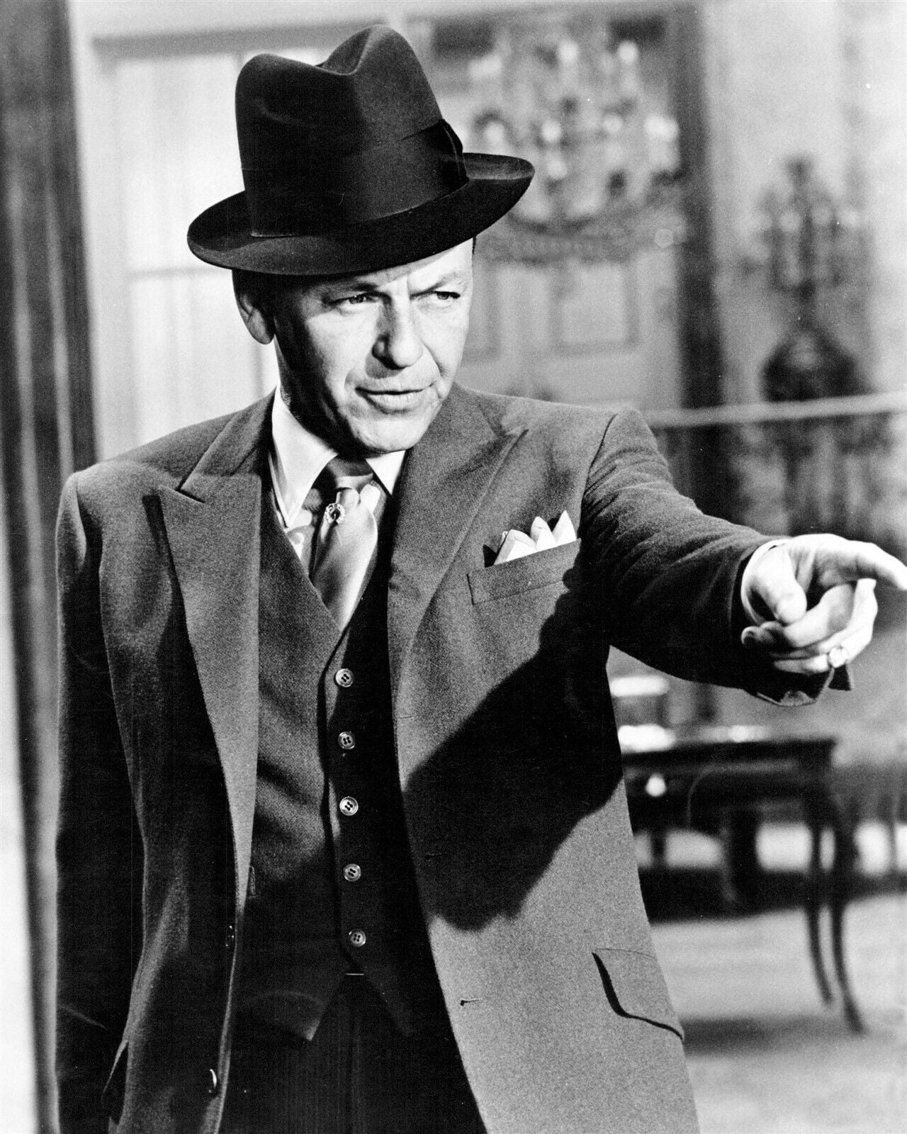 Frank Sinatra in three piece suit and hat 1964 Robin And The 7 Hoods ...