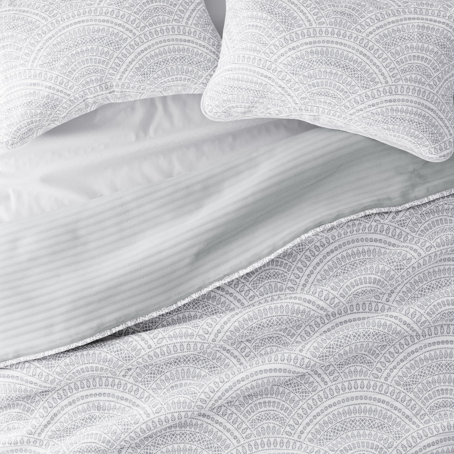 Noble Linens Light Gray 3 Piece Scallop Reversible Microfiber Quilt Set ...