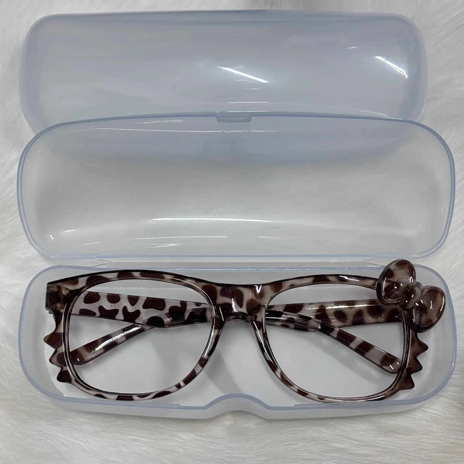 Click here for Wang Lijun Sanrio Hello Kitty Glasses Leopard Prin... prices