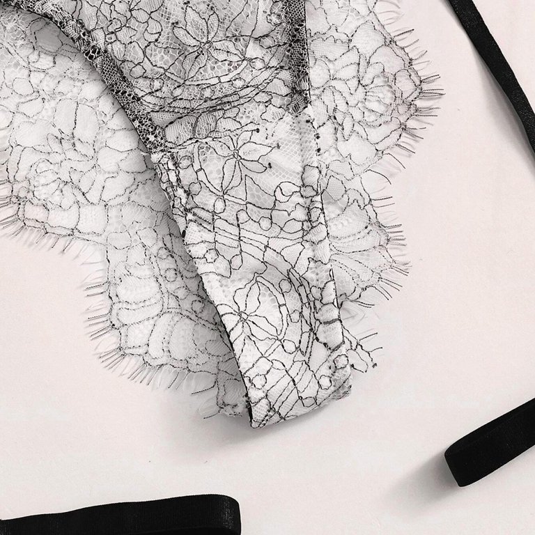 Lace Garter Drawing Pattern