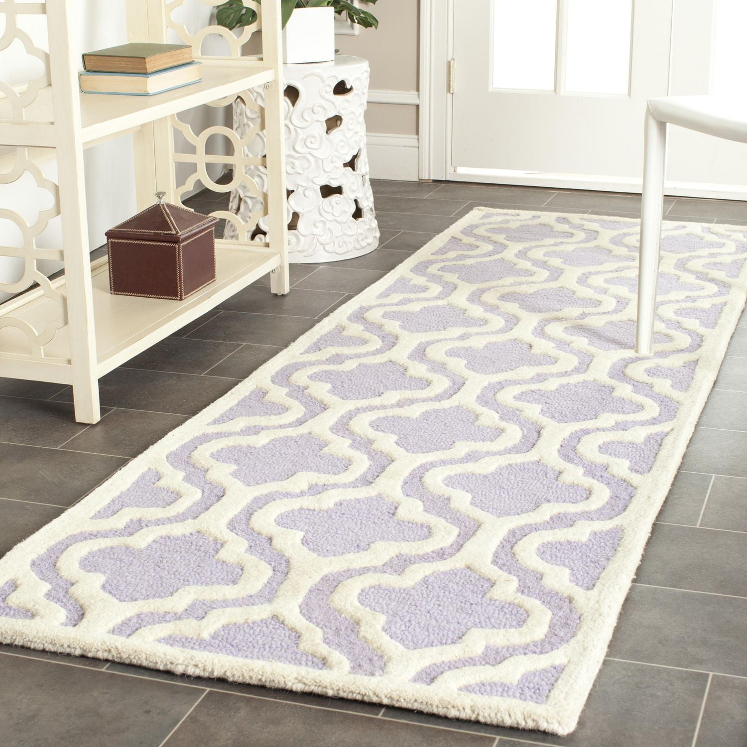 Click here for Safavieh Cambridge Kirsten Geometric Area Rug 26 X... prices