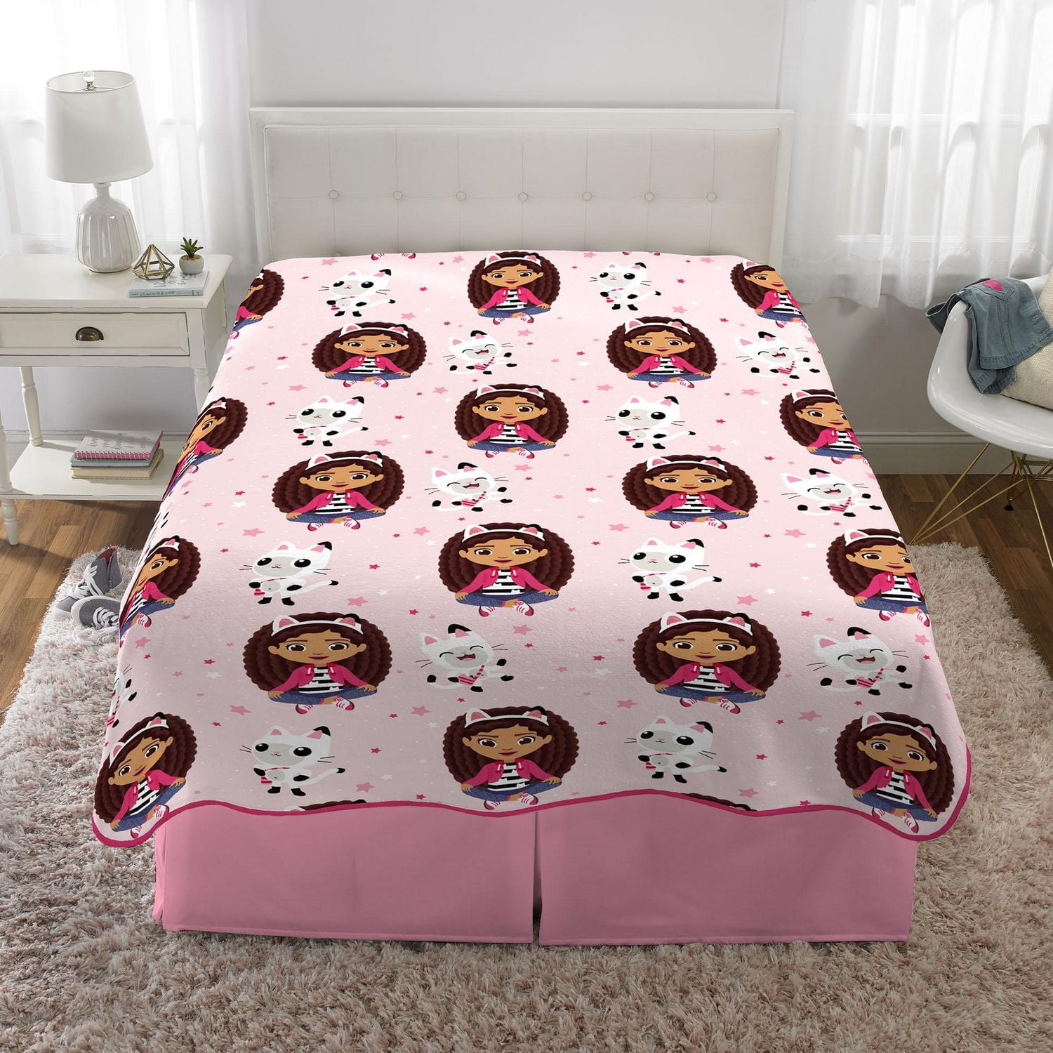 Click here for Gabbys Dollhouse Hug Attack Blanket Twin prices