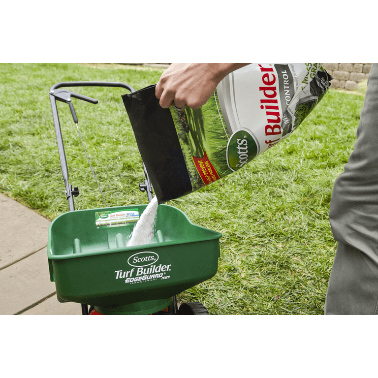 Scotts Turf Builder with Moss Control Up to 5 000 sq. ft. 25 lbs