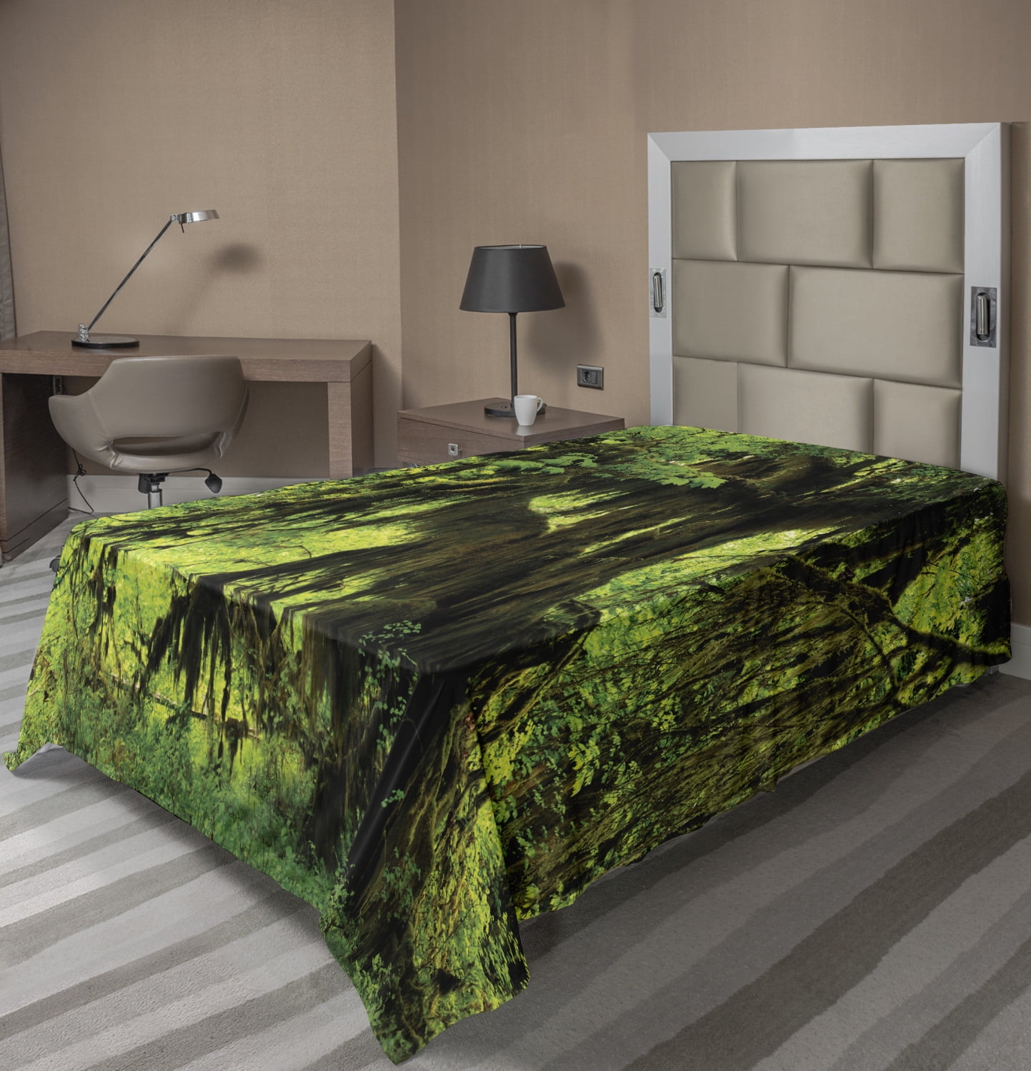 Rainforest Flat Sheet, Tree with Moss in the Jungle Natural Life Feng ...