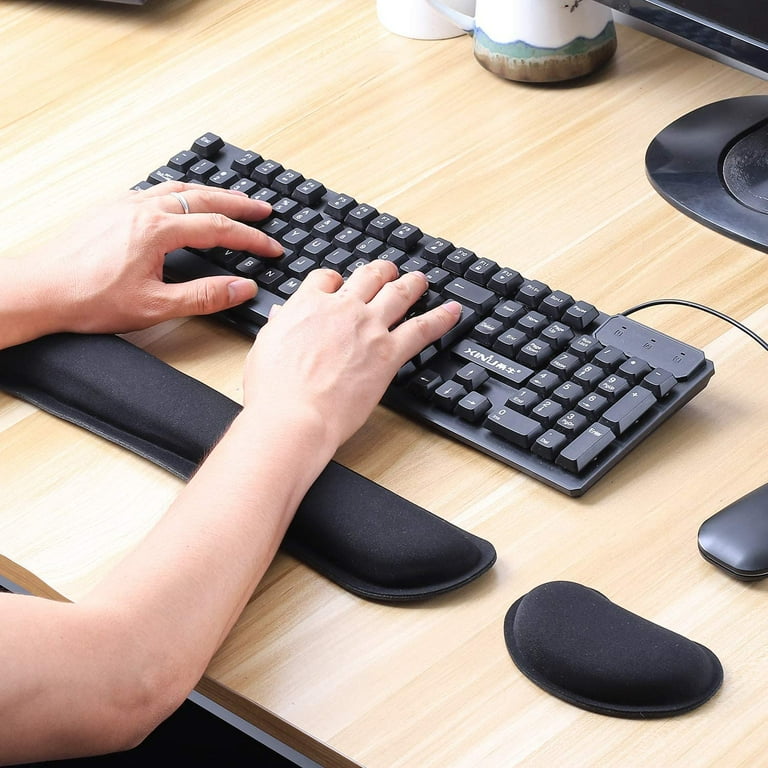 Desk And Ergonomic Mouse