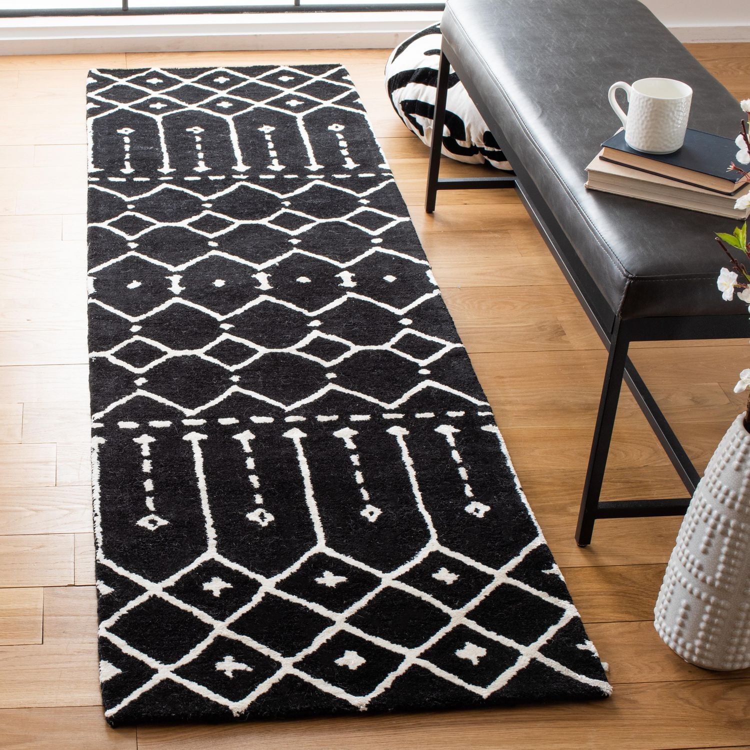 Click here for Safavieh Himalaya Darin Geometric Area Rug 23 X 8... prices