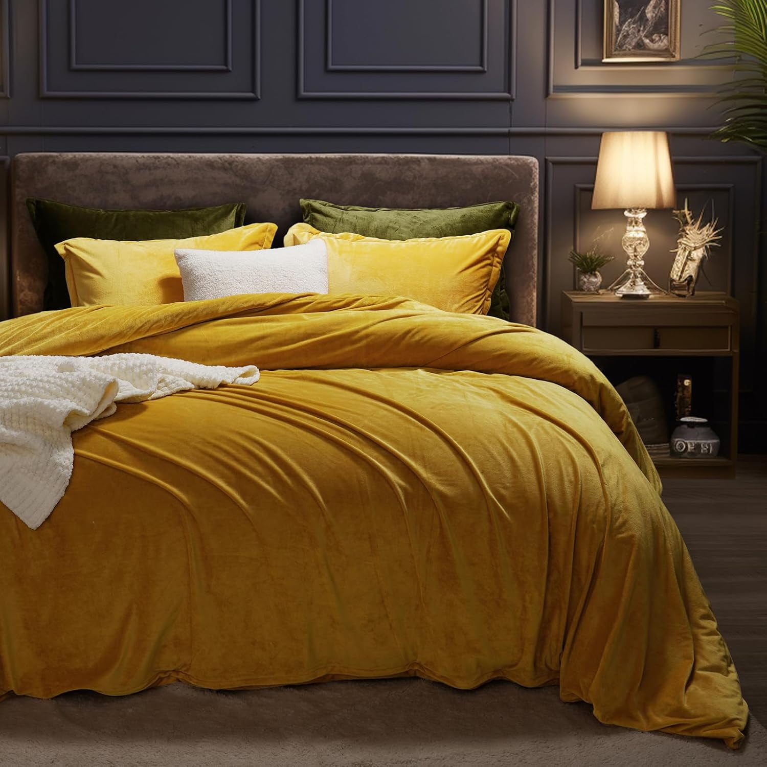 Click here for Siabc-Super Soft Velvet Duvet Cover Queen Size  3p... prices