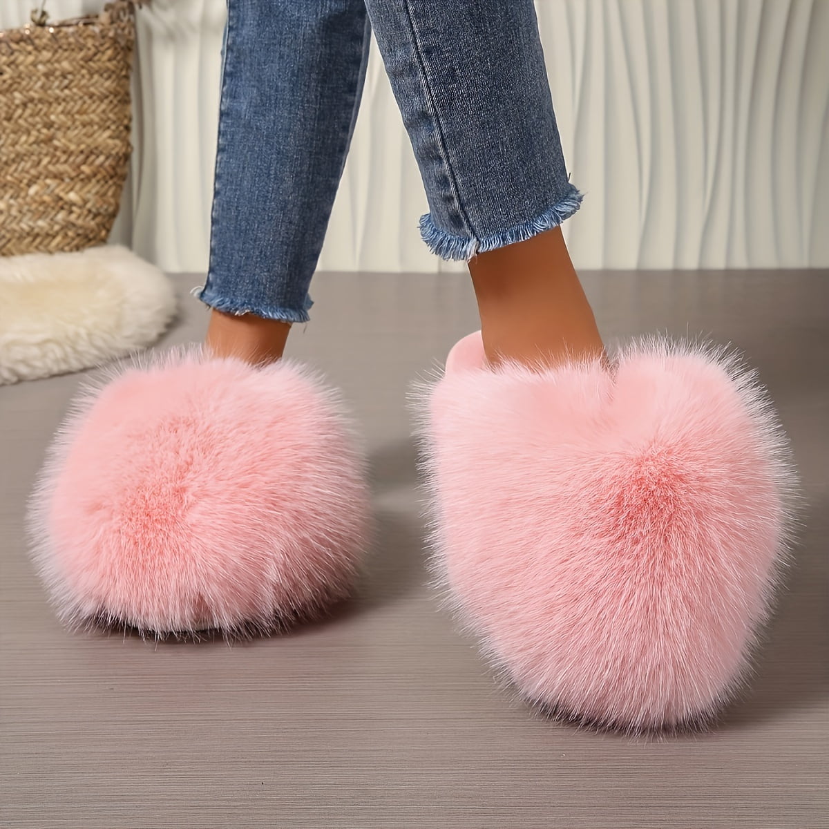 Click here for Auravelle 1 Pair Elegant Faux Fur Slippers For Wom... prices