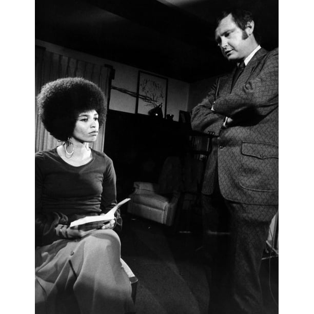Don Oliver Interviews Angela Davis For An Nbc Special History (24 x 36 ...