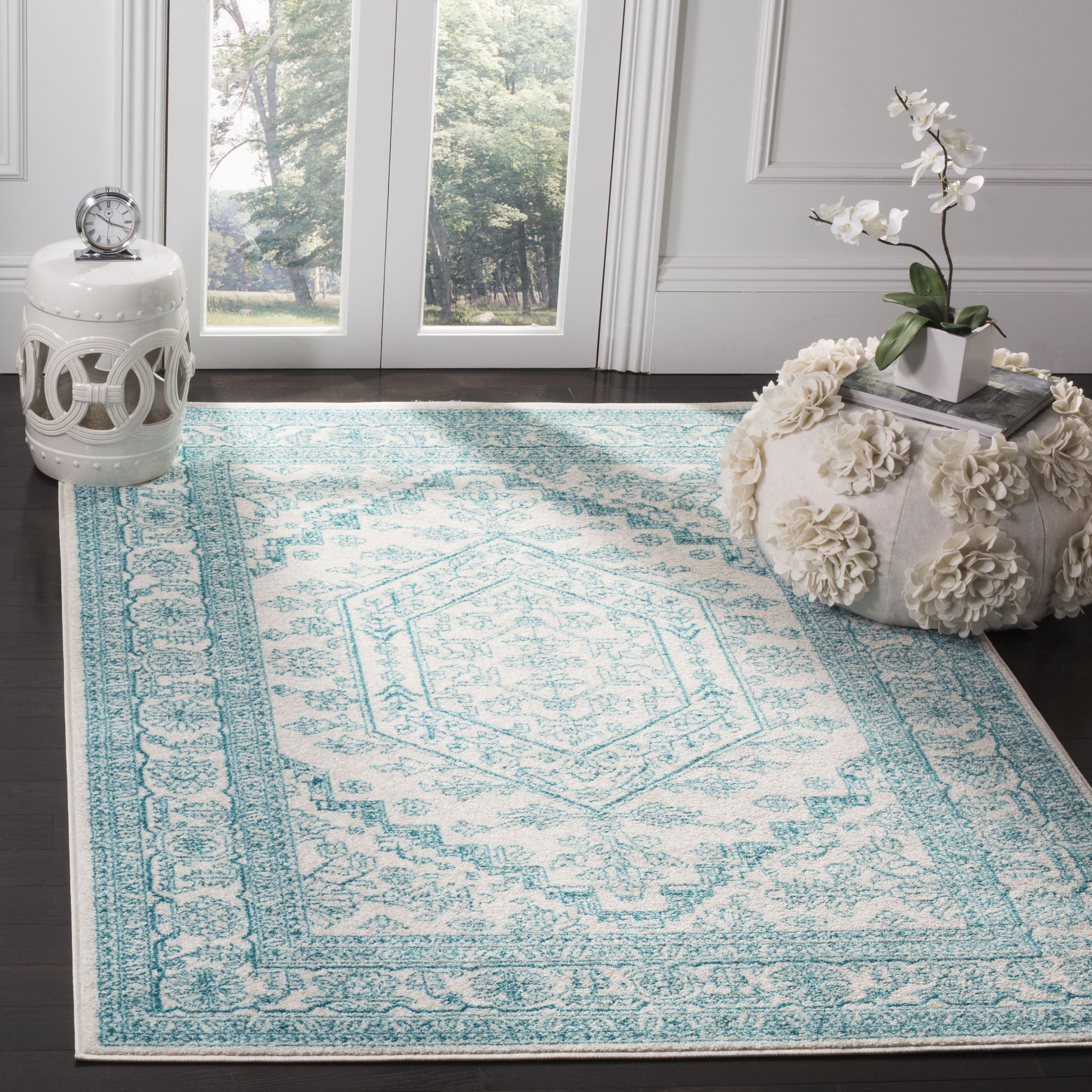 SAFAVIEH Adirondack Xavier Traditional Area Rug, Ivory/Teal, 4' x 6 ...