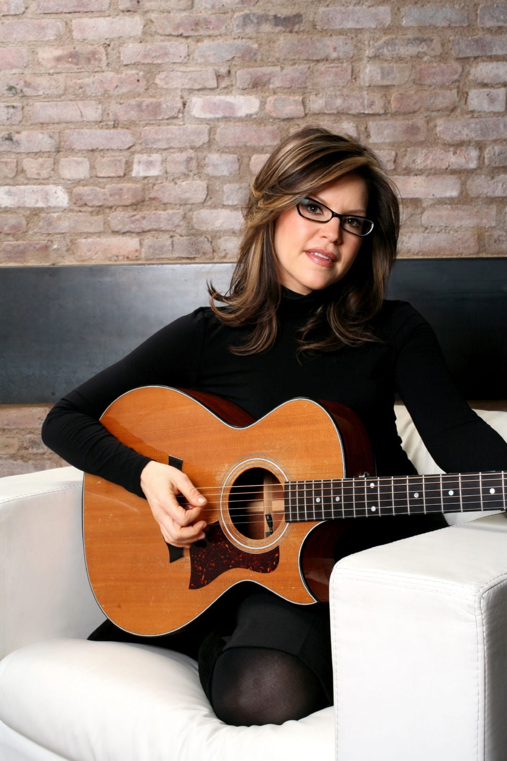 Lisa Loeb Poster Guitar 27Inx40In for any room 27x40 Multi-Color Square ...