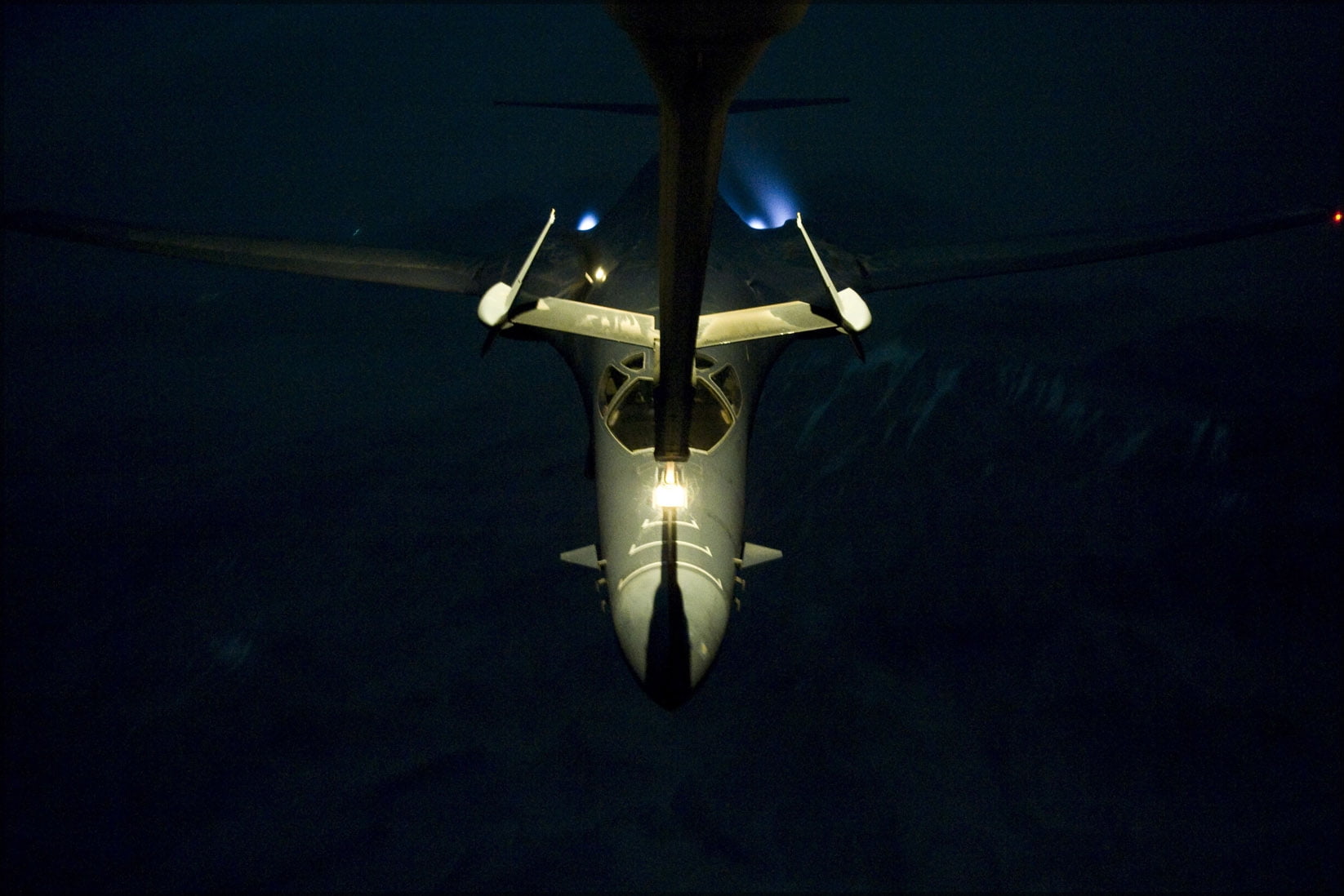 24"x36" Gallery Poster, A U.S. Air Force B-1 Lancer aircraft receives ...