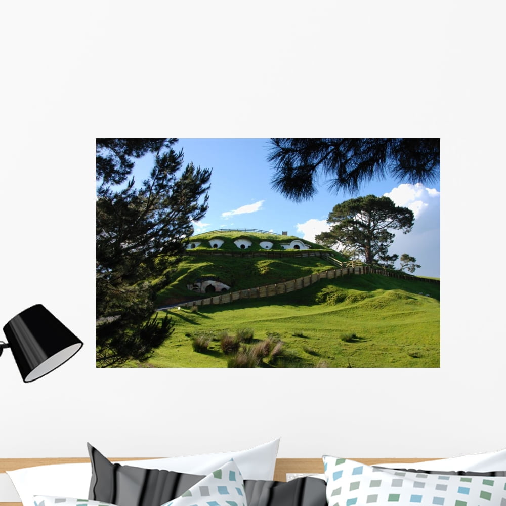 Hobbingen Filmkulisse Neuseeland Wall Mural by Wallmonkeys Peel and ...