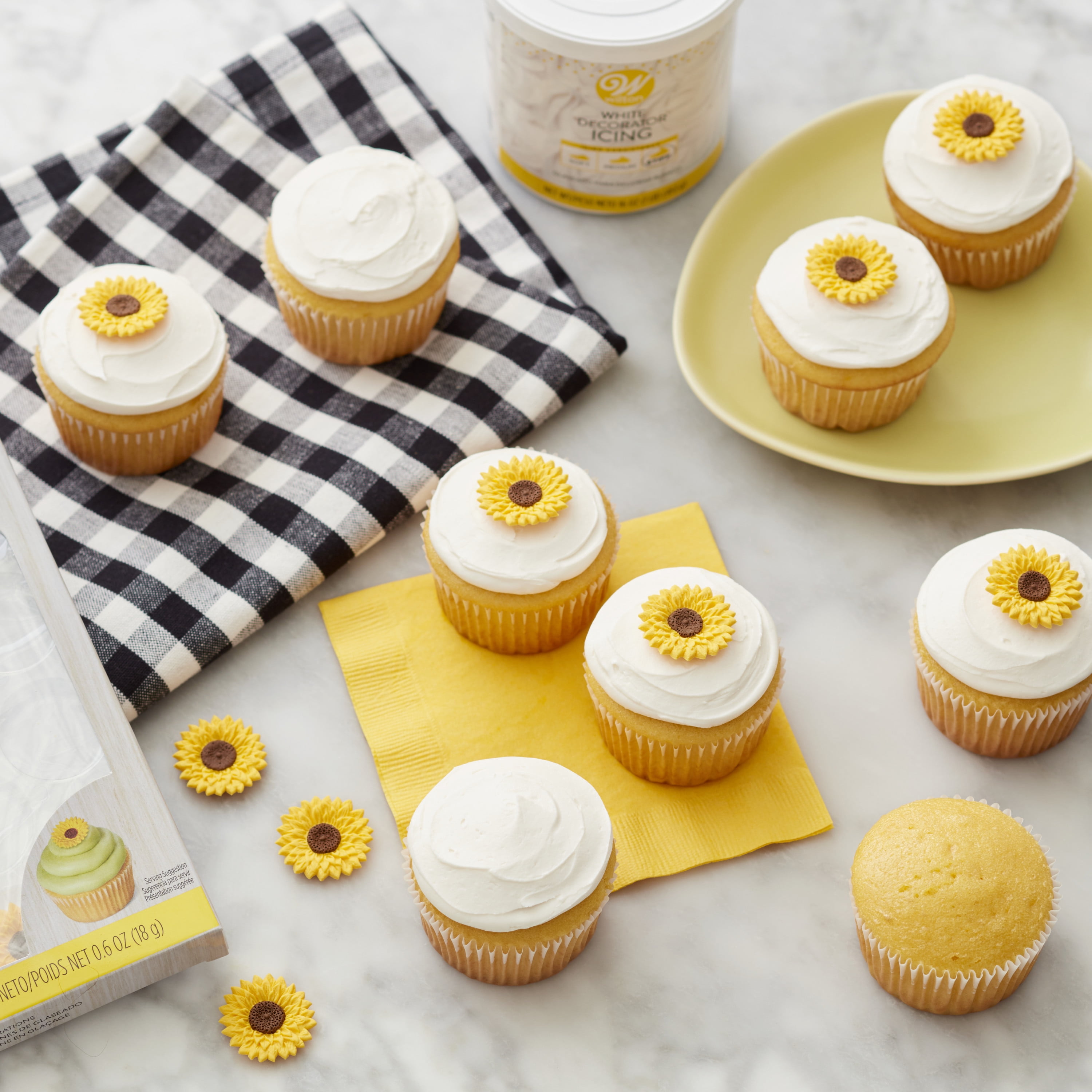 Wilton Ready-to-Use Stiff Consistency White Buttercream Frosting, 16 oz ...