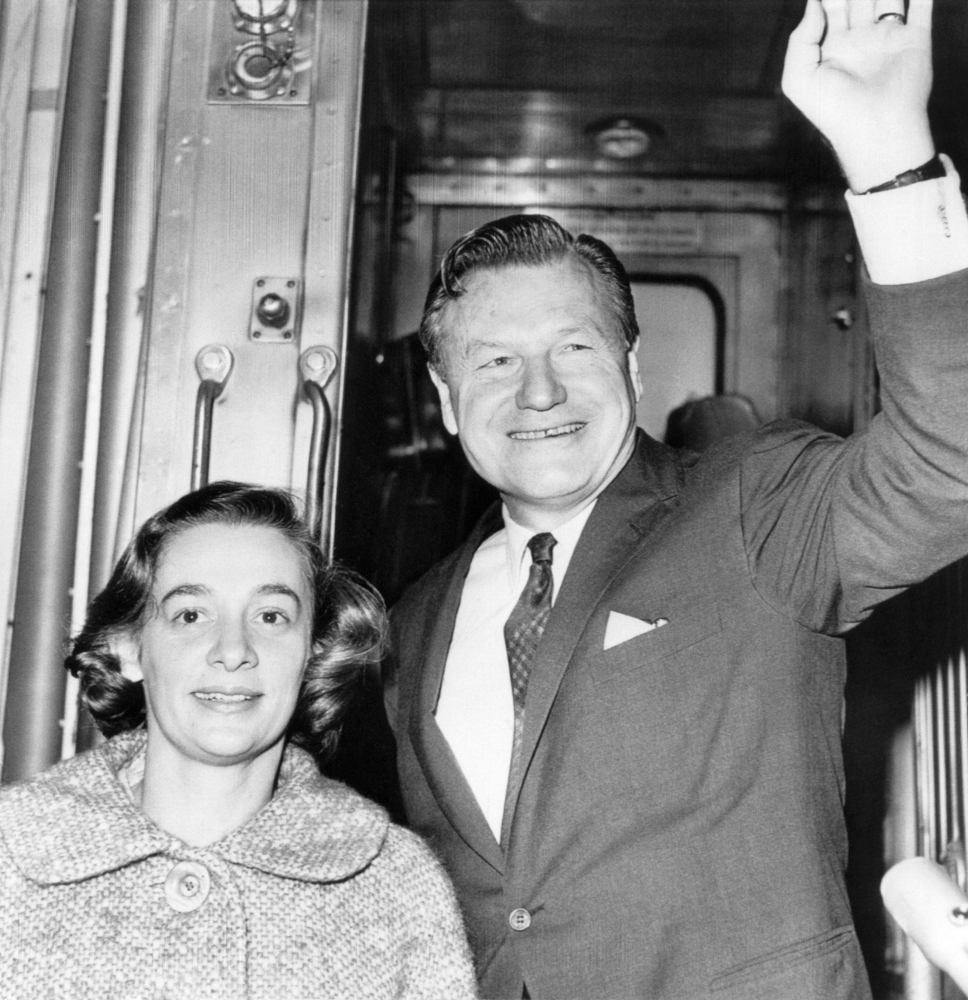 Rockefeller Family. New York Governor Nelson Rockefeller With His Wife ...