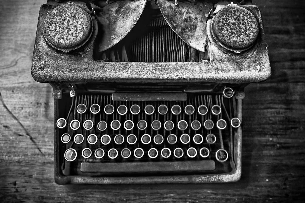 Vintage Typewriter Black and White B&W Photo Photograph Cool Wall Decor ...