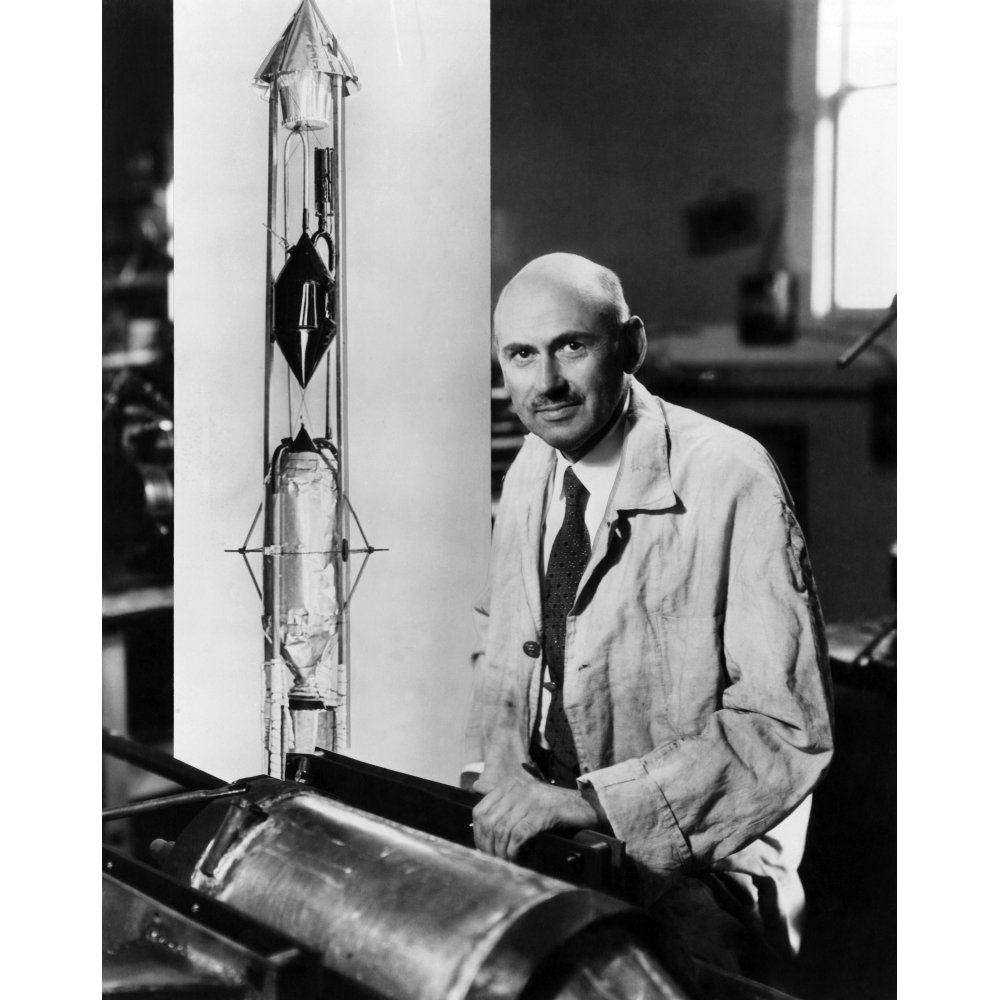 Dr. Robert H.Goddard. Ca 1930S. Courtesy Csu ArchivesEverett Collection ...