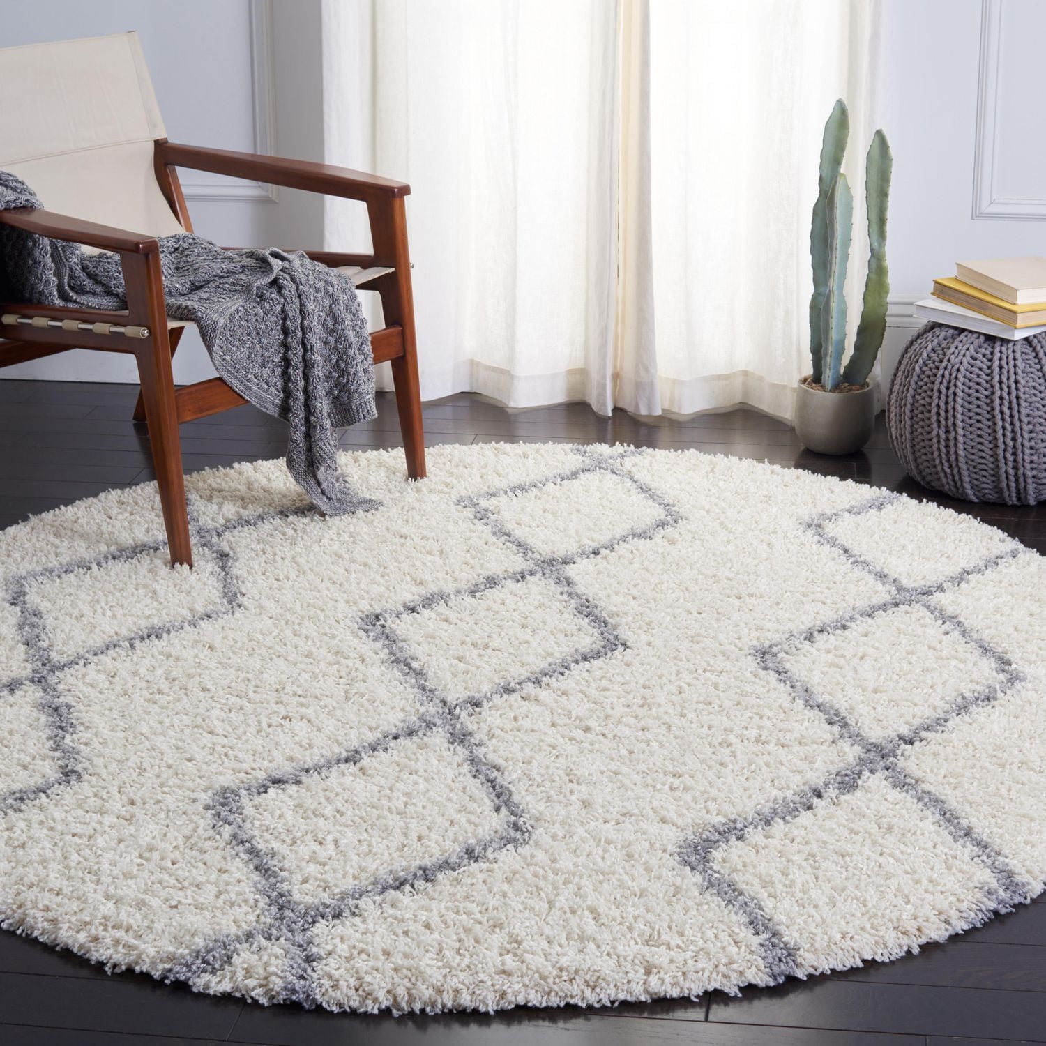 Click here for Safavieh Venus Nanda Geometric Shag Area Rug 67 X... prices