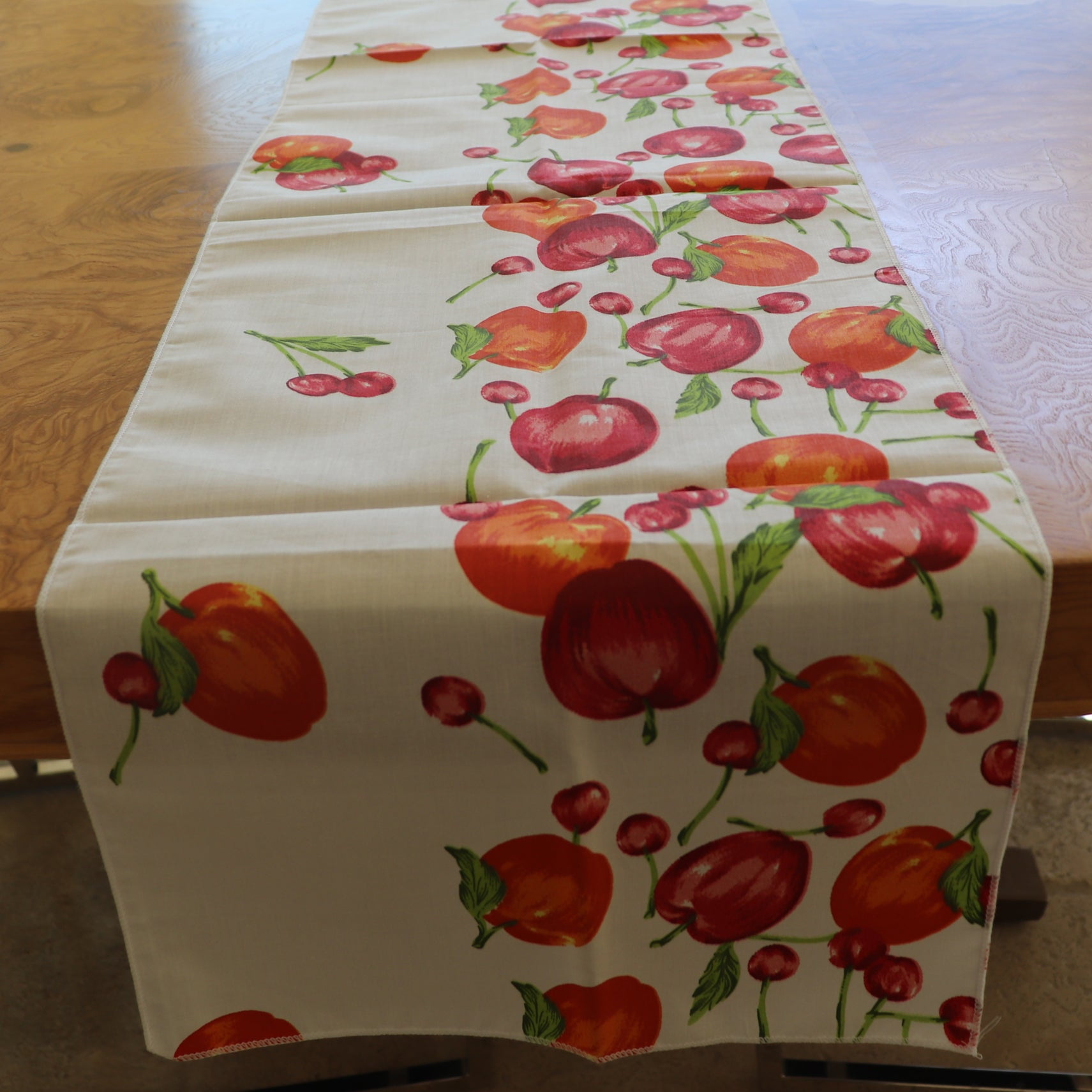 Cotton Print Table Runner Fruits Apples and Cherries Border White ...