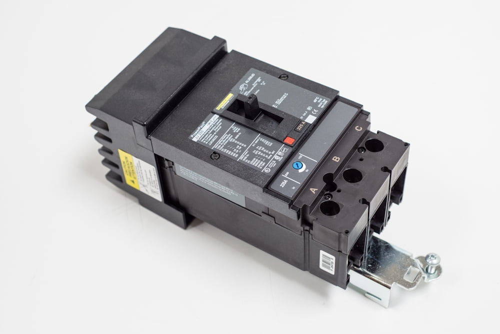 MOLDED CASE CIRCUIT BREAKER 600V 250A - Walmart.com