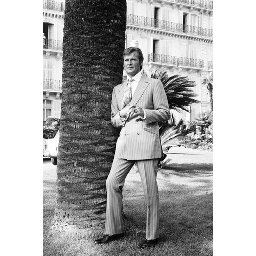 Roger Moore in The Persuaders! elegant portrait as Lord Brett Sinclair ...