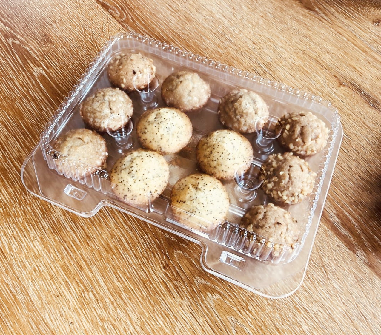 4U'LIFE (Mini Cupcake)12 Compartment Crystal Clear Dome Lid Hinged ...