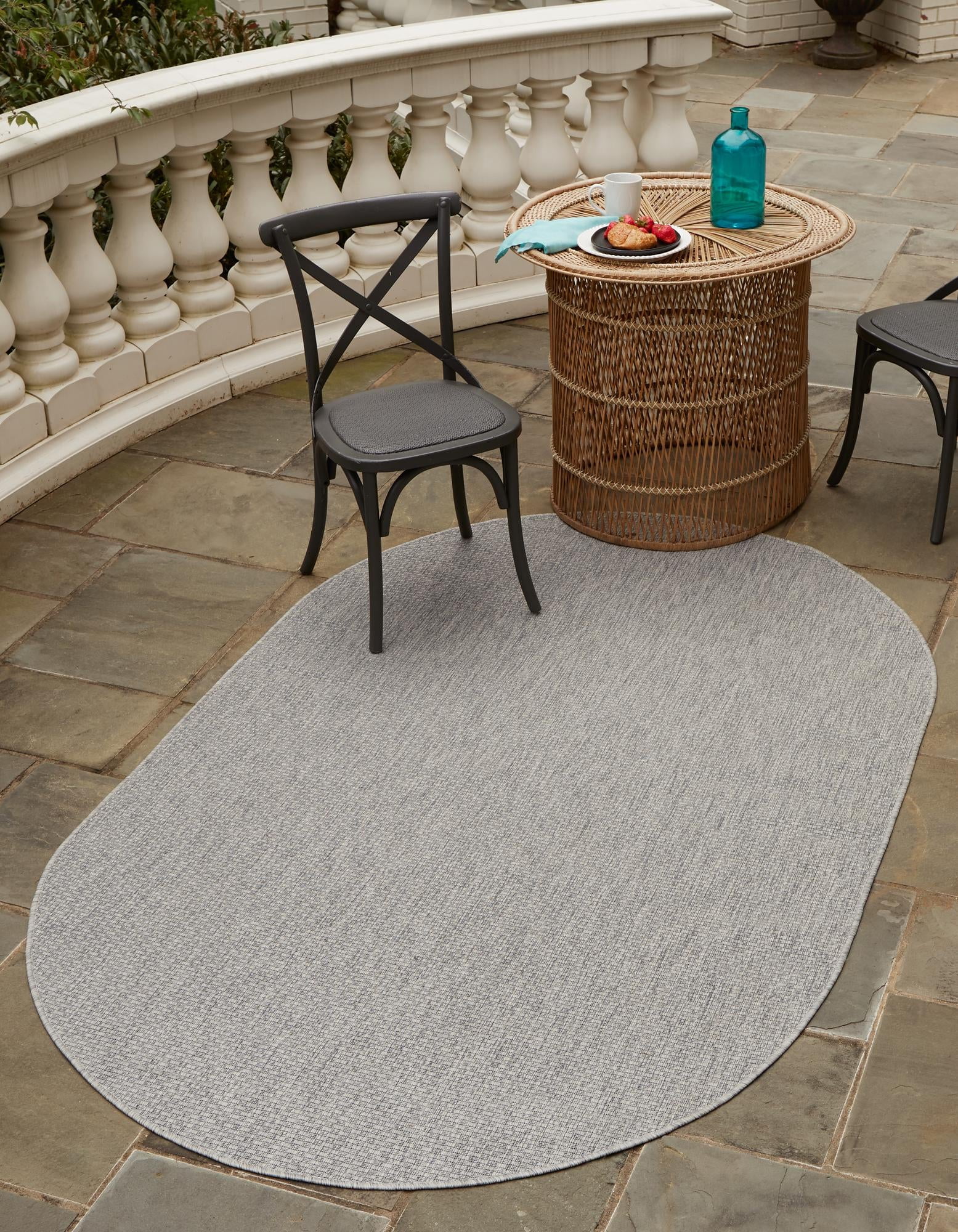 Rugs.com Outdoor Solid Collection Rug – 5' x 8' Oval Light Gray ...