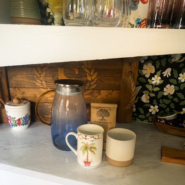 GOSCHE Mason Jar Glass Pitcher with Pour Spout Handle Lid, 32 oz Heavy ...