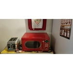 Magic Chef 0.7 Cubic Feet 700 Watt Classic Retro Countertop Microwave ...