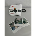 Polaroid Go Instant Film Camera Bundle Pack, White with Black Clip ...