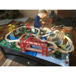 KidKraft Metropolis Train Set & Table with Storage, 100 Accessories ...
