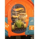 Hot Wheels Toy Set with Track, Carrying Case and Two 1:64 Cars ...
