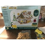 Minions XMAS Gingerbread House Kit, Pre-Baked, Easy Build, 29oz ...