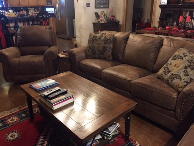 Larkinhurst Sofa | Cabinets Matttroy