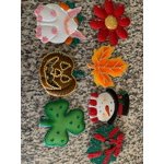 Interchangeable Wall Leaning Welcome Sign with 8 Magnetic Season Icons ...