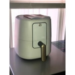 Beautiful 2 Slice Toaster with Touch-Activated Display, White Icing by ...