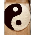 Mainstays 30" x 30" Yin Yang Shaped Rug For Adults, Black & White ...