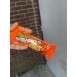 REESE'S Peanut Butter NUTRAGEOUS Candy Bar, 1.66 oz, 18 Count - Walmart.com