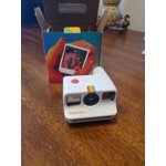 Polaroid Go Instant Film Camera Bundle Pack, White with Black Clip ...