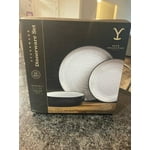 Yellowstone Beth 12-Piece Ceramic Dinnerware Set - Walmart.com
