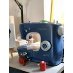 SINGER® M1500 Lightweight Portable Sewing Machine, 57 Stitch ...
