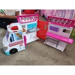 Mattel Barbie 2-in-1 Ambulance, Emergency Vehicle and Clinic Playset ...