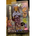 Monster High Clawdeen Wolf Fashion Doll, Sleepover Accessories ...