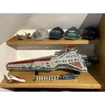 LEGO Star Wars Venator-Class Republic Attack Cruiser UCS Building Set ...