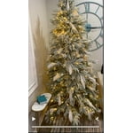 Uforic 7.5ft Pre-Lit Flocked Natural Drooping Pampas Christmas Tree ...