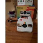 Polaroid Go Instant Film Camera Bundle Pack, White with Black Clip ...