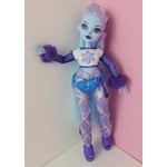 Monster High Yeti Fashion Doll Abbey Bominable with Pet Mammoth and Icy ...