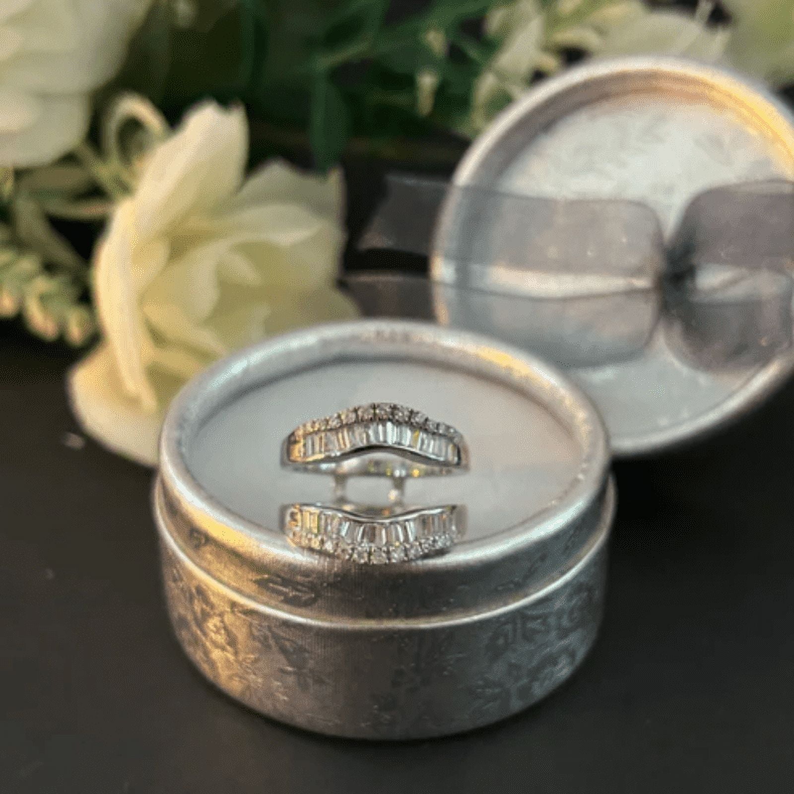 1.25Ct Round Cut and Baguette Cut Diamond Engagement Wedding Ring Guard ...