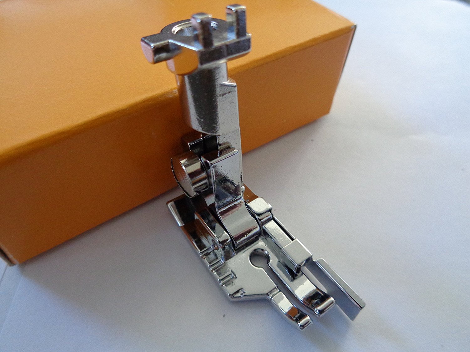 1-4 (Quarter Inch) Quilting Sewing Machine Presser Foot with Edge Guide ...